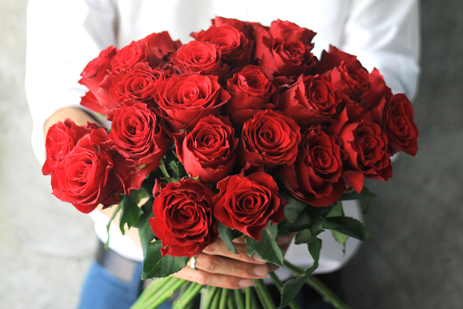 The Significance Of Color In Valentine's Day Flowers!